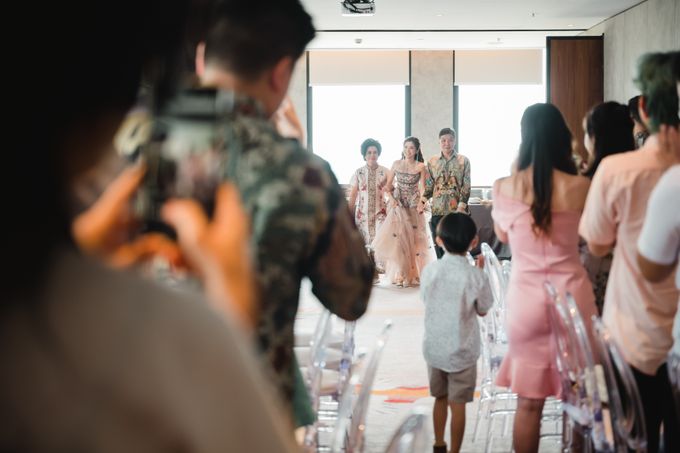 Elika Boen & Jason's Sangjit Ceremony | Iris Photography | Bridestory