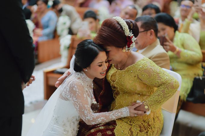 The Wedding of Rinda & Stefan at Graha Cibening Jakarta by Warna ...