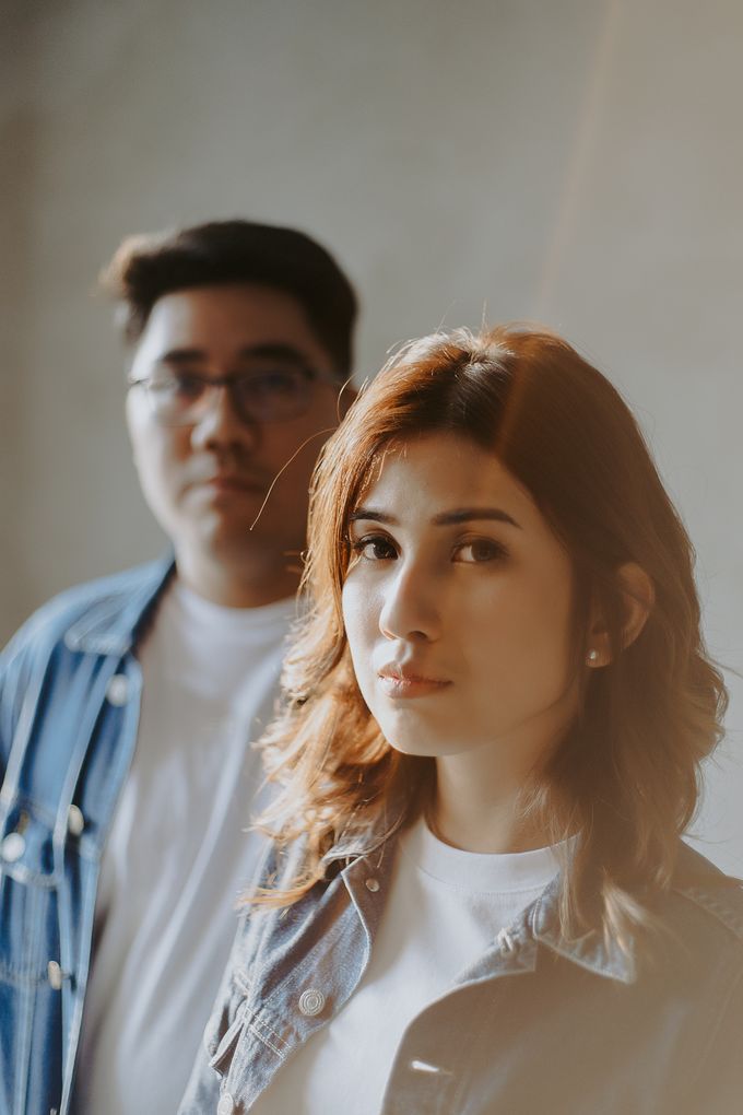 Prewedding Indoor Romanna & Adit at Studio70 Duren Sawit Jakarta Timur | Warna Project | Bridestory