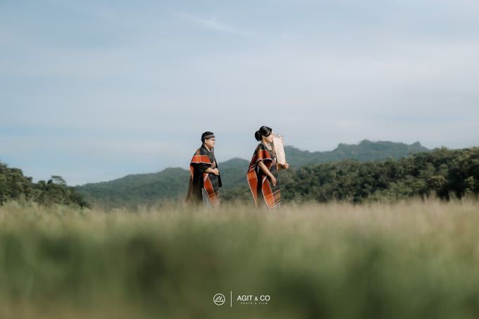 Natasha & Leo Prewedding | Agit and Co | Bridestory
