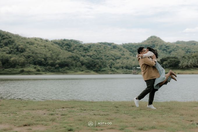 Natasha & Leo Prewedding | Agit and Co | Bridestory