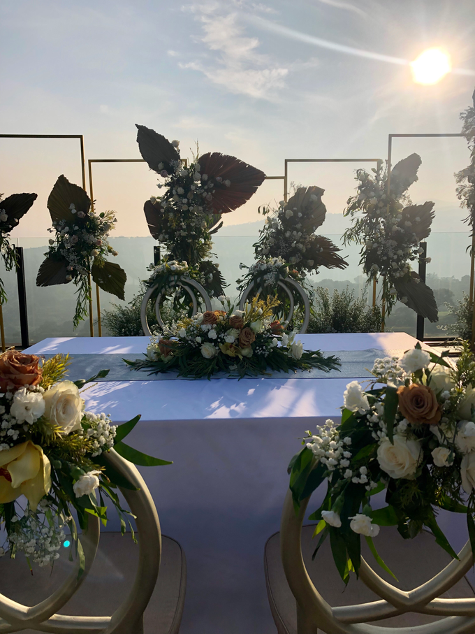 Modern intimate wedding by Lovemedecor.id | Bridestory.com