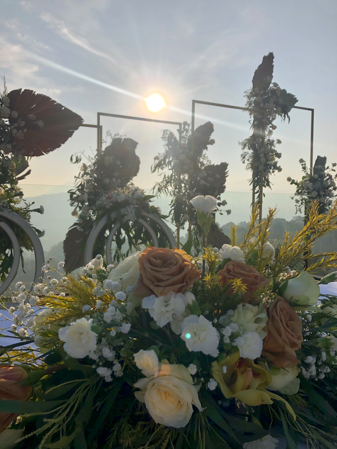 Modern intimate wedding by Lovemedecor.id | Bridestory.com