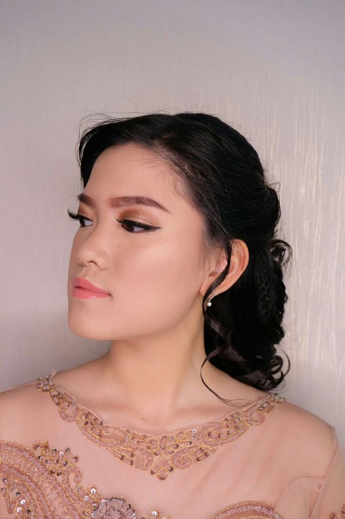 Make Up for Graduation | Luminous Bridal Boutique | Bridestory