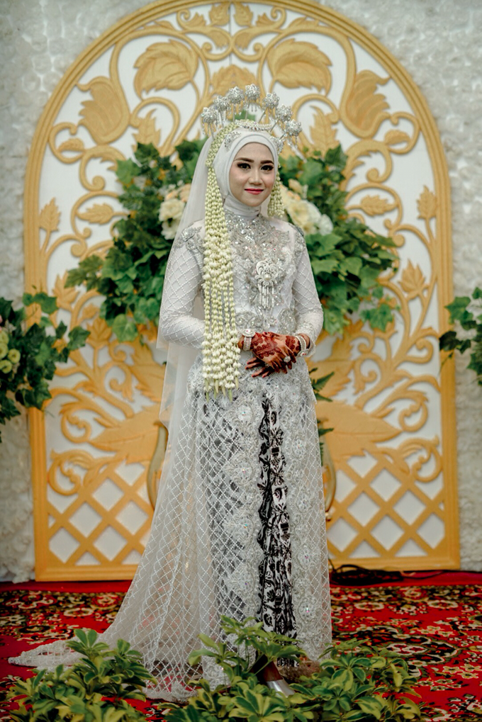 Javanese traditional wedding (Sunda siger) by mataketiga.mariage ...