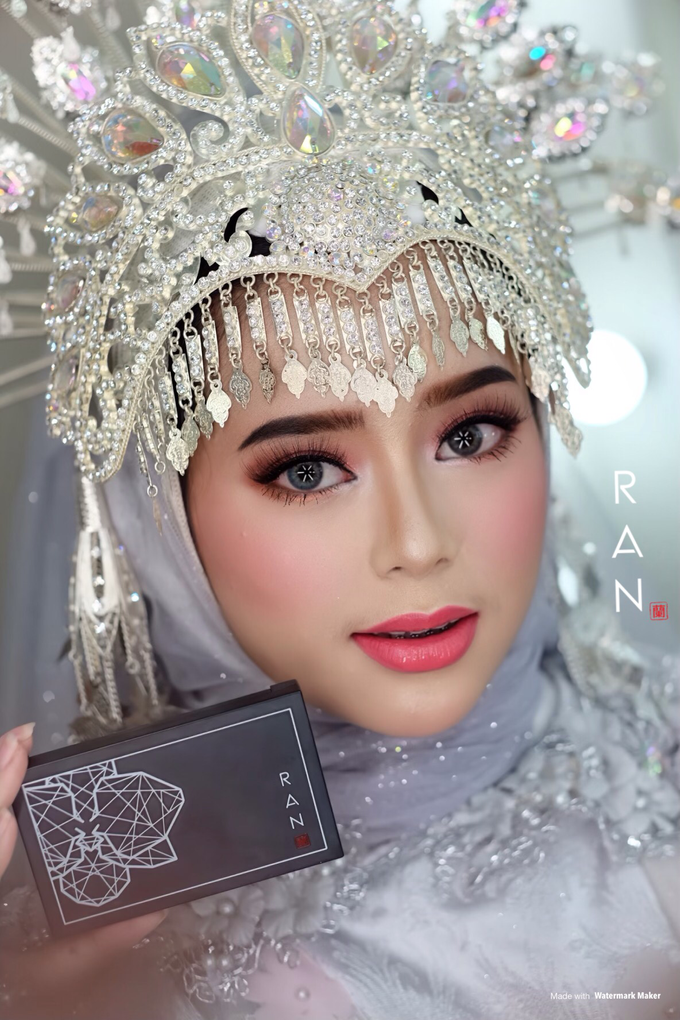 Sunda Modifikasi | Natcha Makeup Studio | Bridestory