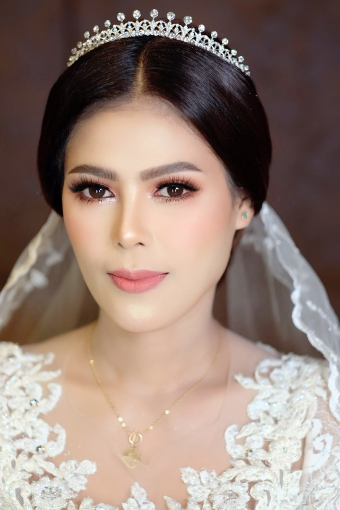 Ms Esther International Bride by Natcha Makeup Studio | Bridestory.com