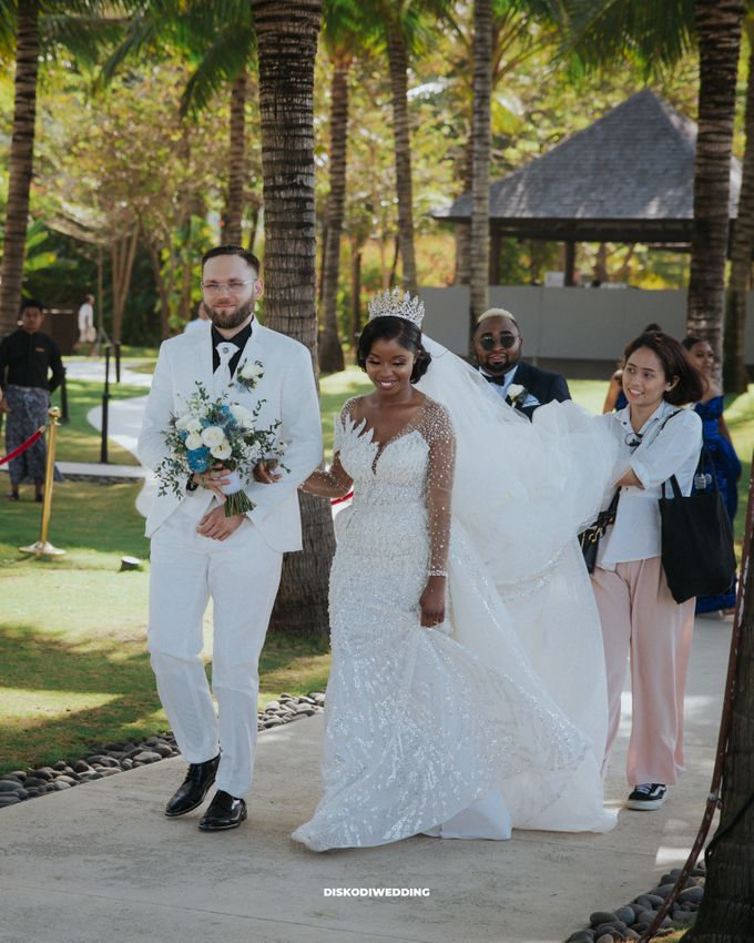 The Apurva Kempinski Bali | Temwani & Rafal by diskodiwedding | Bridestory.com