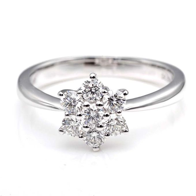 Christmas Eve Diamond Ring | TIARIA | Bridestory