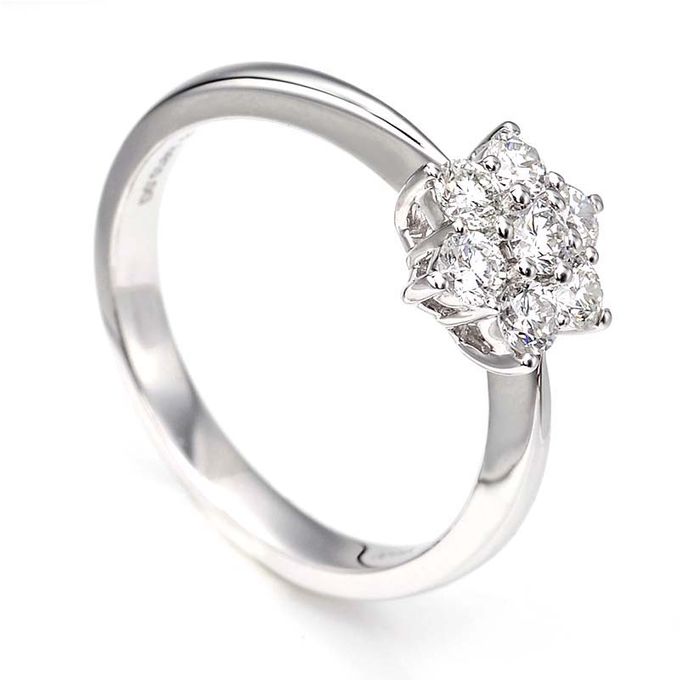 Christmas Eve Diamond Ring | TIARIA | Bridestory