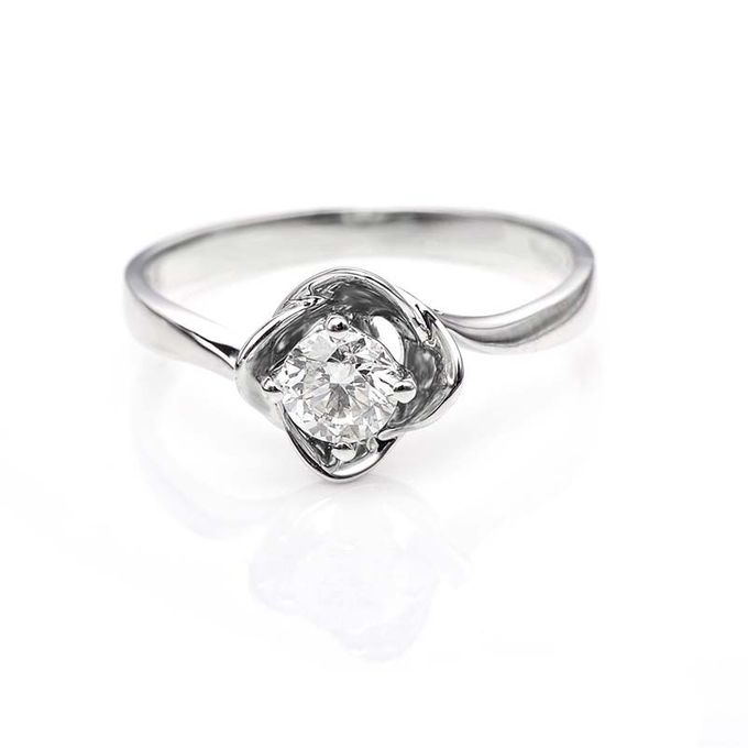 Queens Crown Diamond Ring | TIARIA | Bridestory
