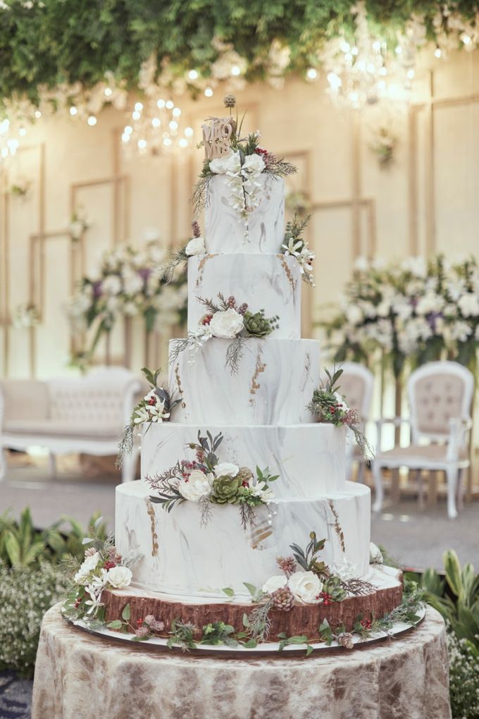 Menara Mandiri - The Wedding Cakes | IKK Wedding Venues | Bridestory