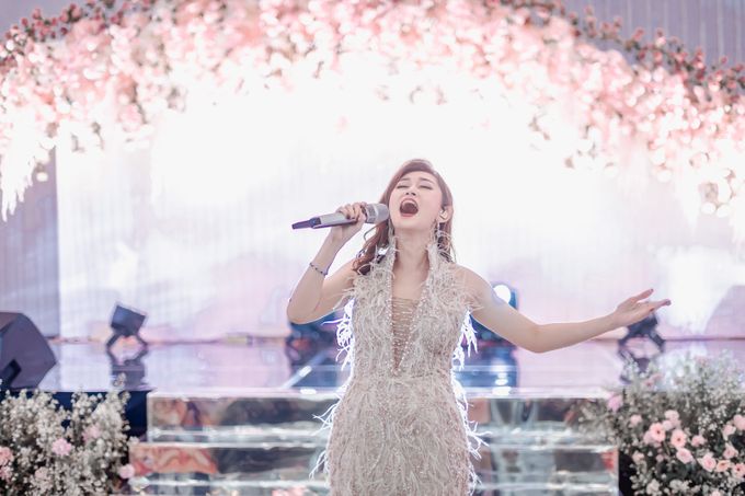 Jambi LIVE by Helen Huang MC & Mandarin Singer | Bridestory.com