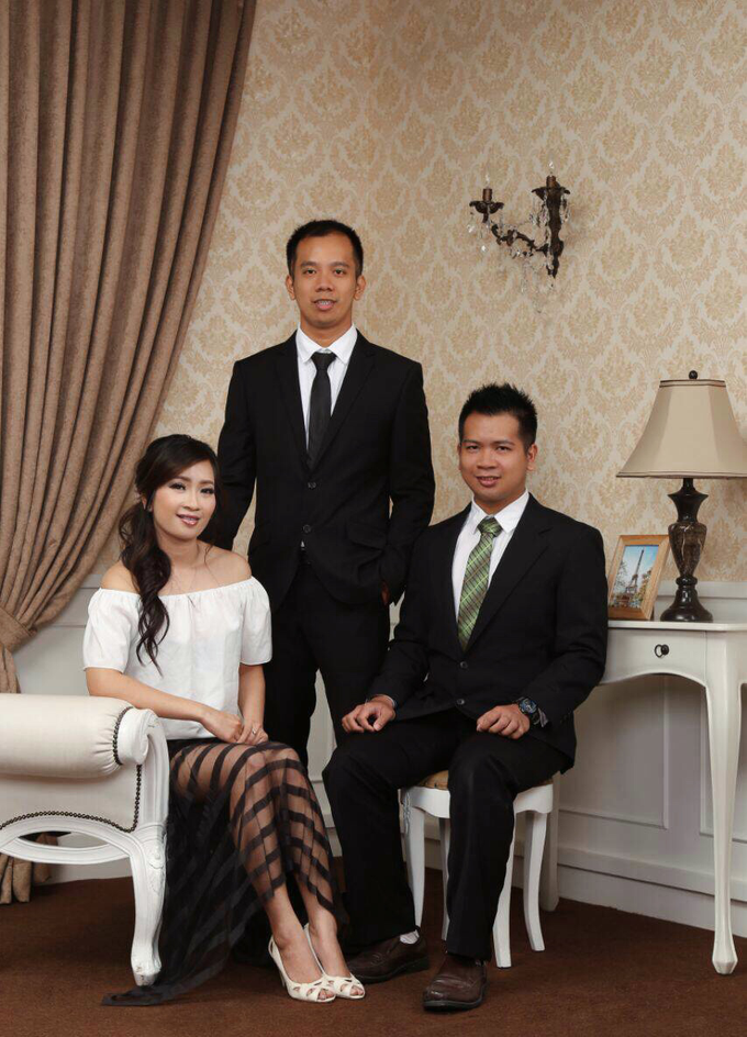 Family Portraits | Rachel Liem Makeup | Bridestory