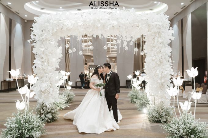 Wedding Day Mudita - Felix at Santika Premier Hayam Wuruk | Alissha ...