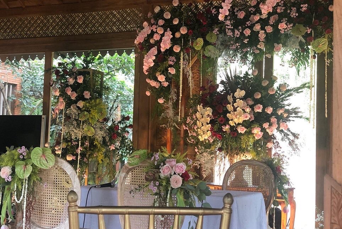 Akad & Mini Reception by Rustic Curated | Bridestory.com