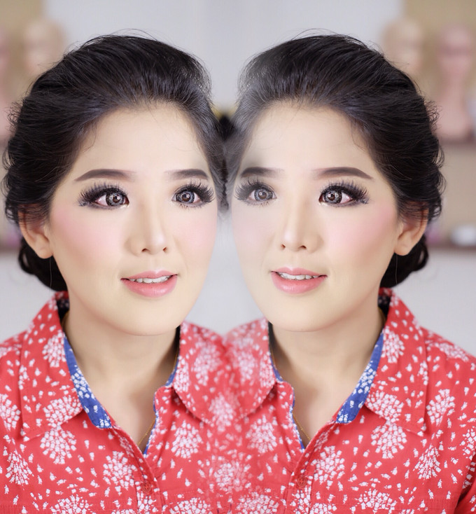 Makeup sangjit / lamaran by Sandra Bridal and Makeup Academy ...