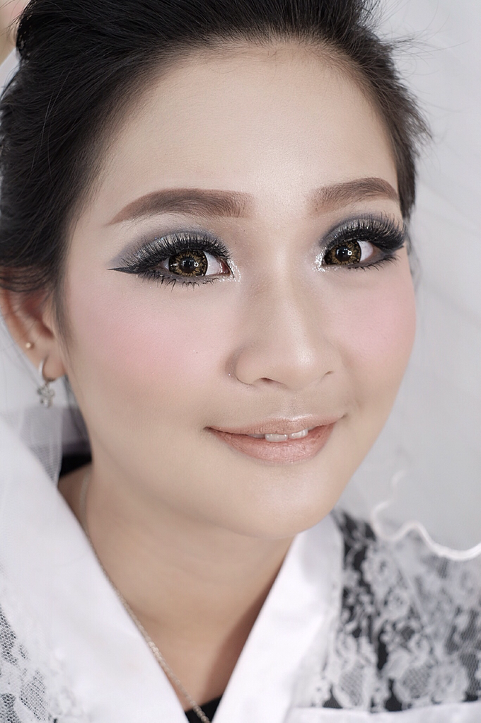 Morning look wedding makeup by Sandra Bridal and Makeup Academy ...