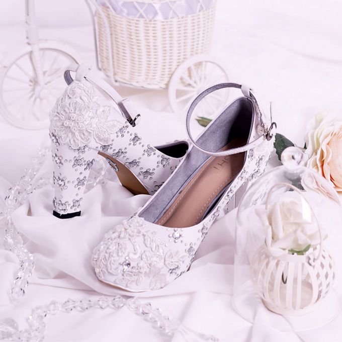 Sepatu Chunky Luisant Putih - Wedding Shoes - Sepatu Pengantin by ...