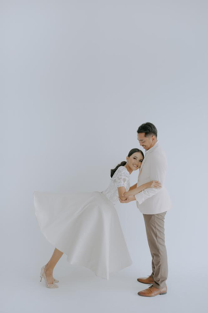 Pre Wedding of Mr. Hendry & Ms Merlin | Sikamba Tailor | Bridestory