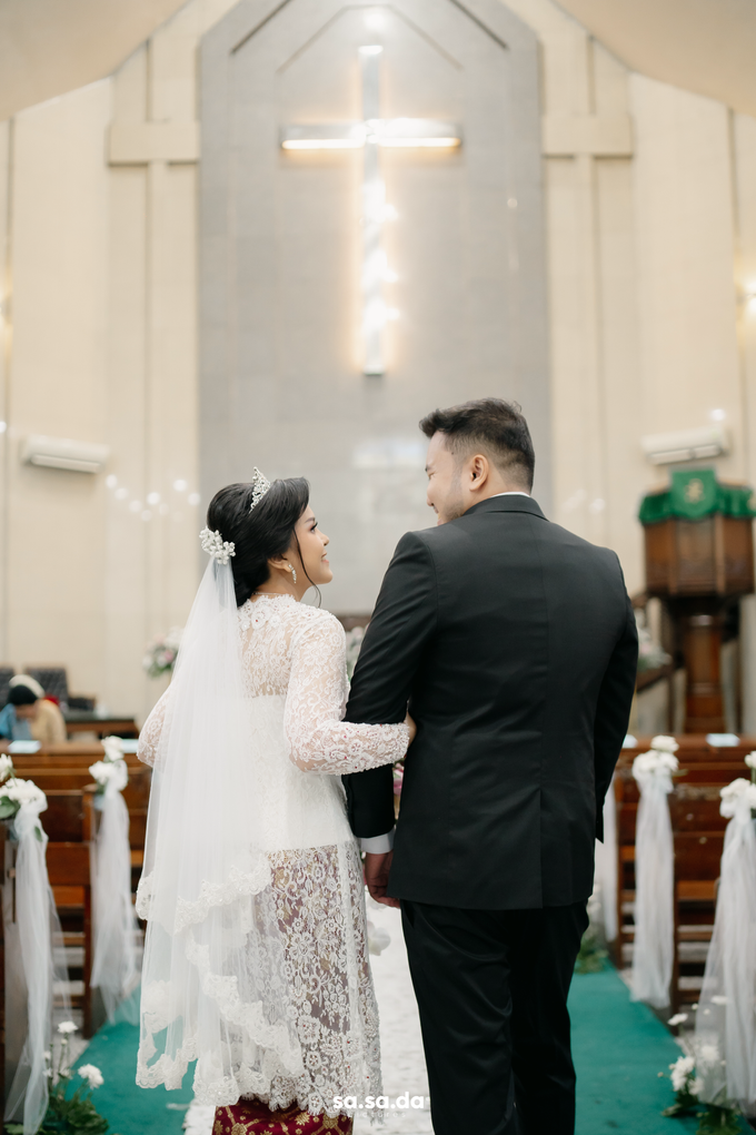 Mr. Robin & Mrs. Ignessia | Sikamba Tailor | Bridestory