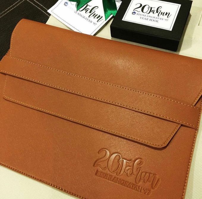 Slip Envelope Pouch | Red Ribbon Gift | Bridestory