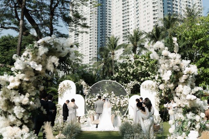 Wedding of Stephen & Audrey @Satoo Garden, Shangri-La Jakarta by Sola ...