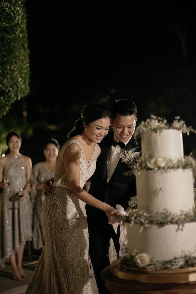 Wedding Soiree of Calvin Pribady & R.A Hesti Wuri | Gie - Thewine&Co | Bridestory