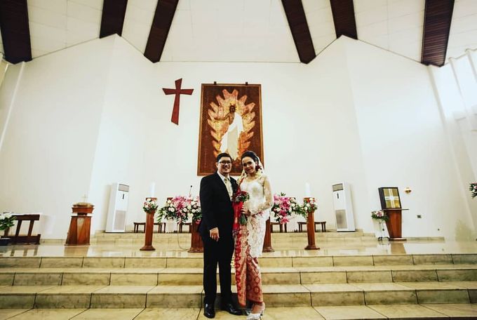 Pemberkatan Dan Resepsi Adat Batak | Adya Wedding Organizer | Bridestory