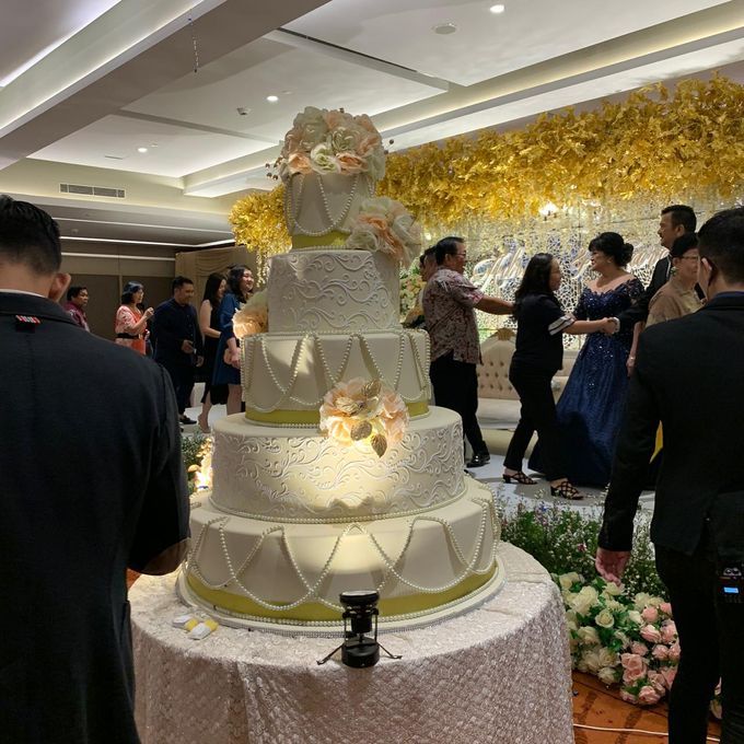 Wedding Caroline & Adrian by Duta Venues | Bridestory.com