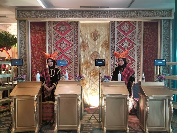 Prita & Jordy Wedding, Golden Rose Ballroom Hotel Acacia by Migunesia ...