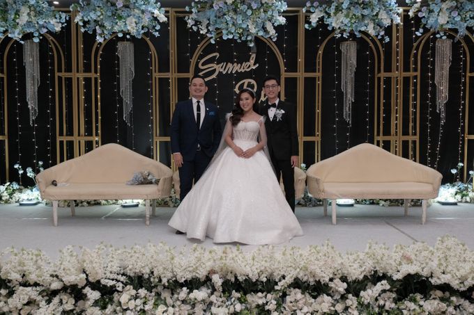 COURTESY OF SAMUEL & RIA by William & Friends | Bridestory.com