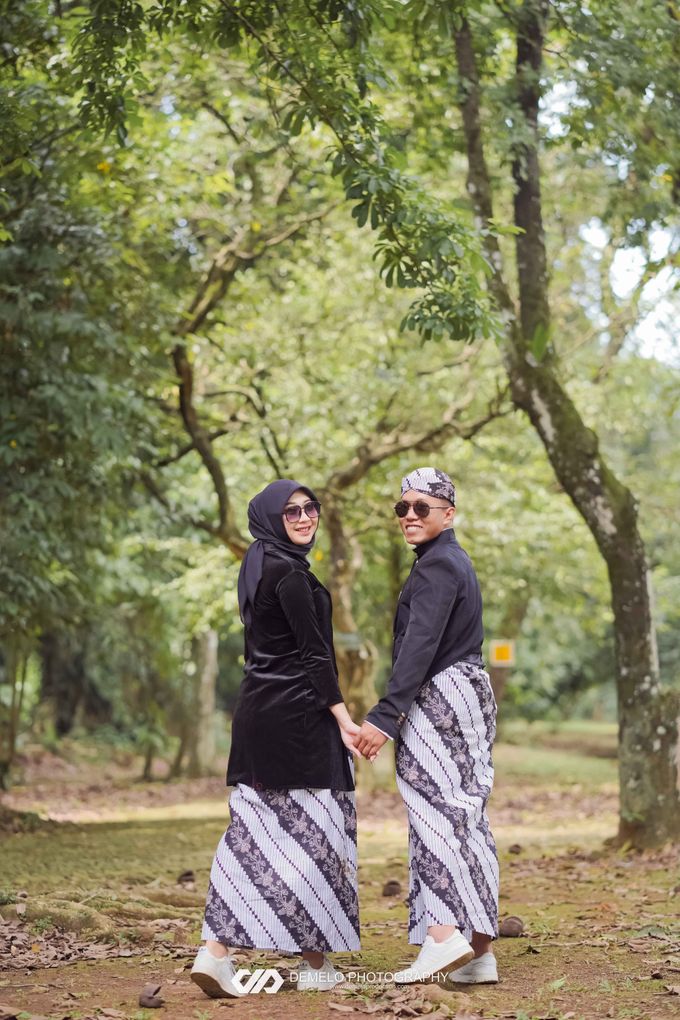 Prewedding Outdoor Kebun Raya Bogor | RUANG GARASI STUDIO | Bridestory