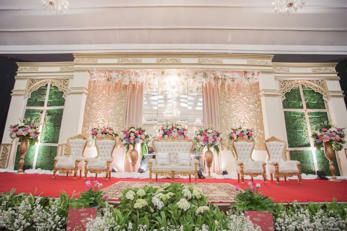 Zakia & Arga di gedung Antam | Diamond Weddings | Bridestory